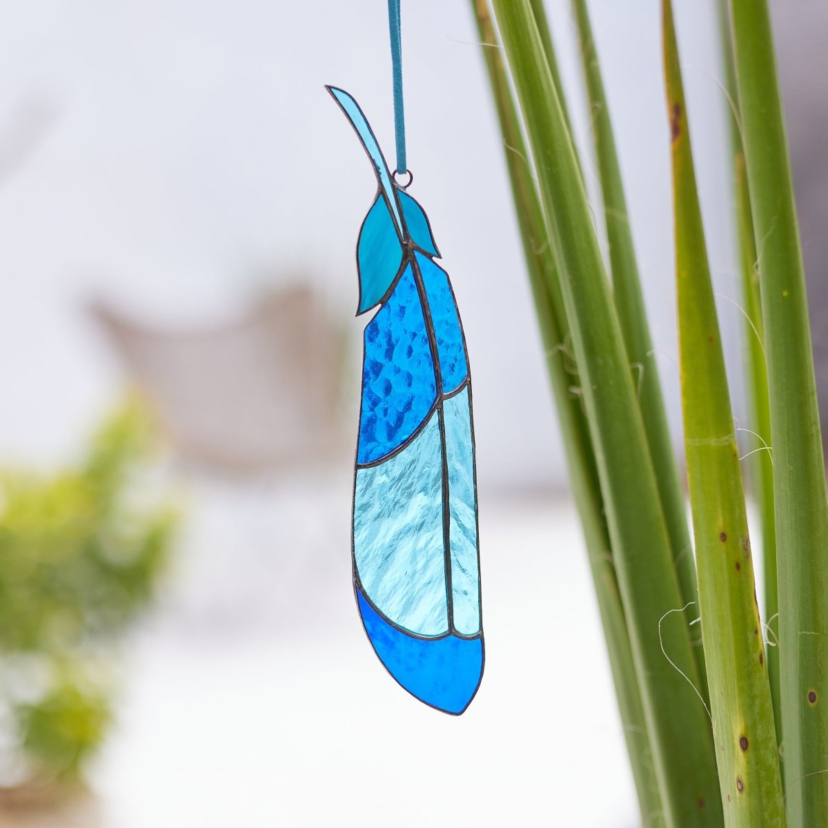 Stained glass Feather - an attractive window suncatcher ...